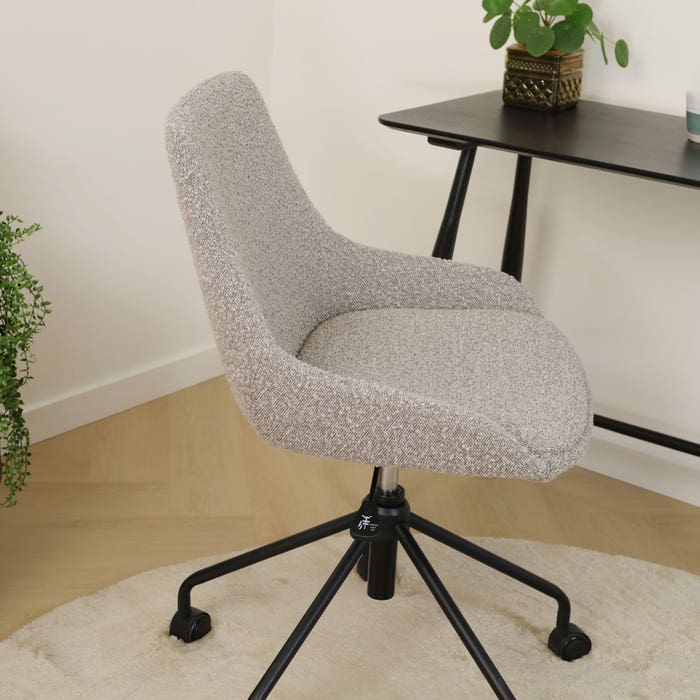 Nout-Isa bureaustoel bouclé taupe - zwart onderstel | Gewoonstijl